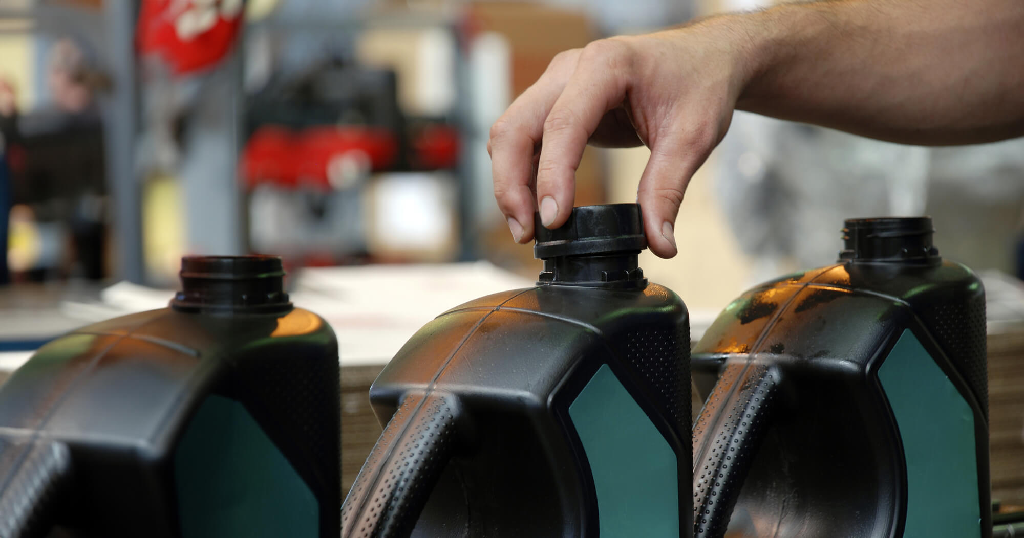 Packaging Integrity: Must-Haves for Chemical Contract Packaging